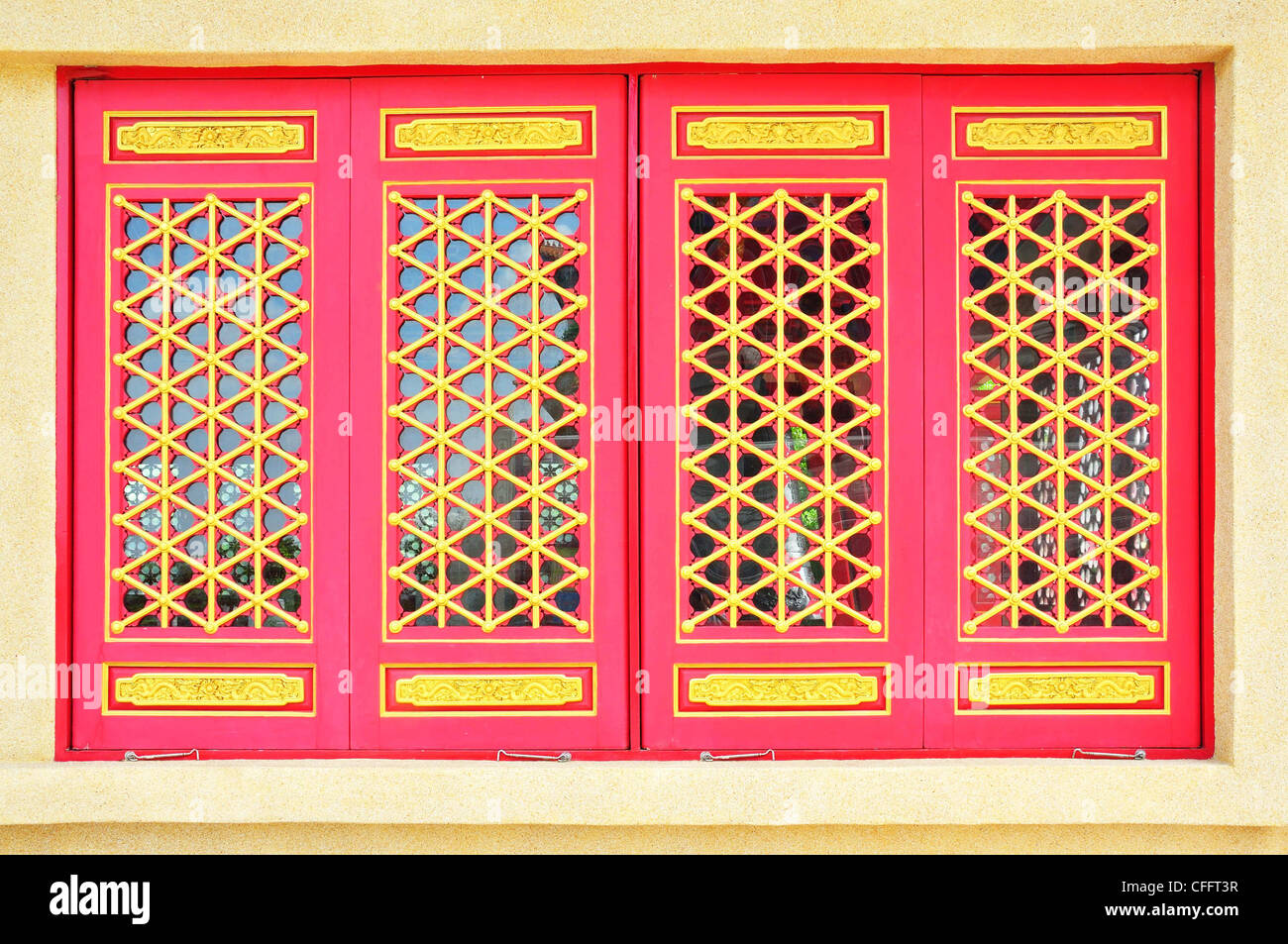 Chinese traditional windows chinese temple hi-res stock photography and ...