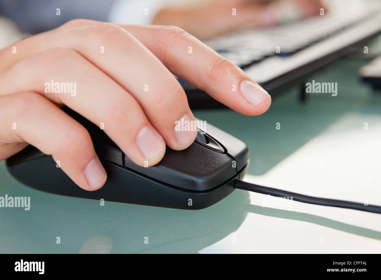 Clicking a mouse hi-res stock photography and images - Alamy