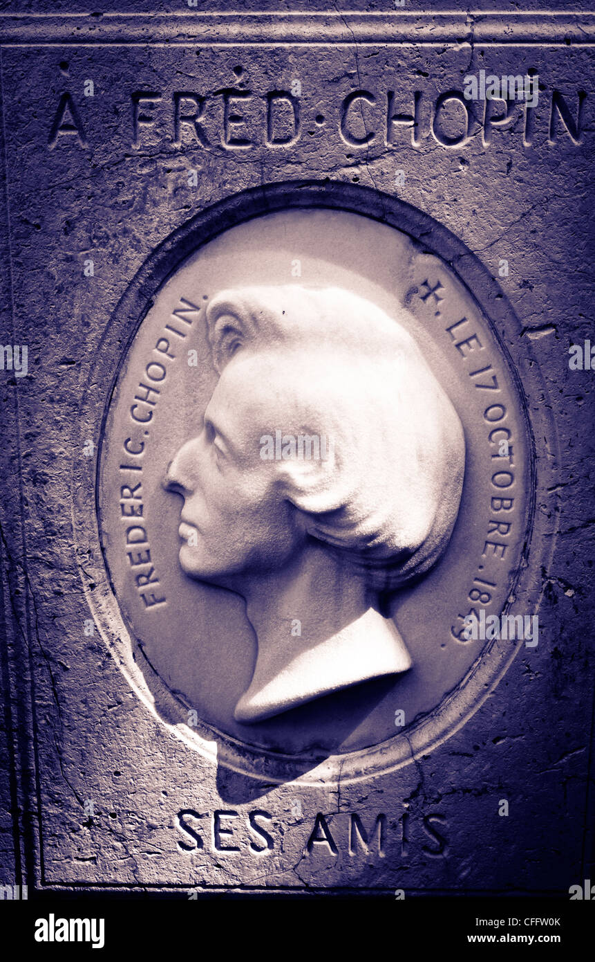 Bust on Frédéric Chopin's grave at Père Lachaise Cemetery, Paris ...