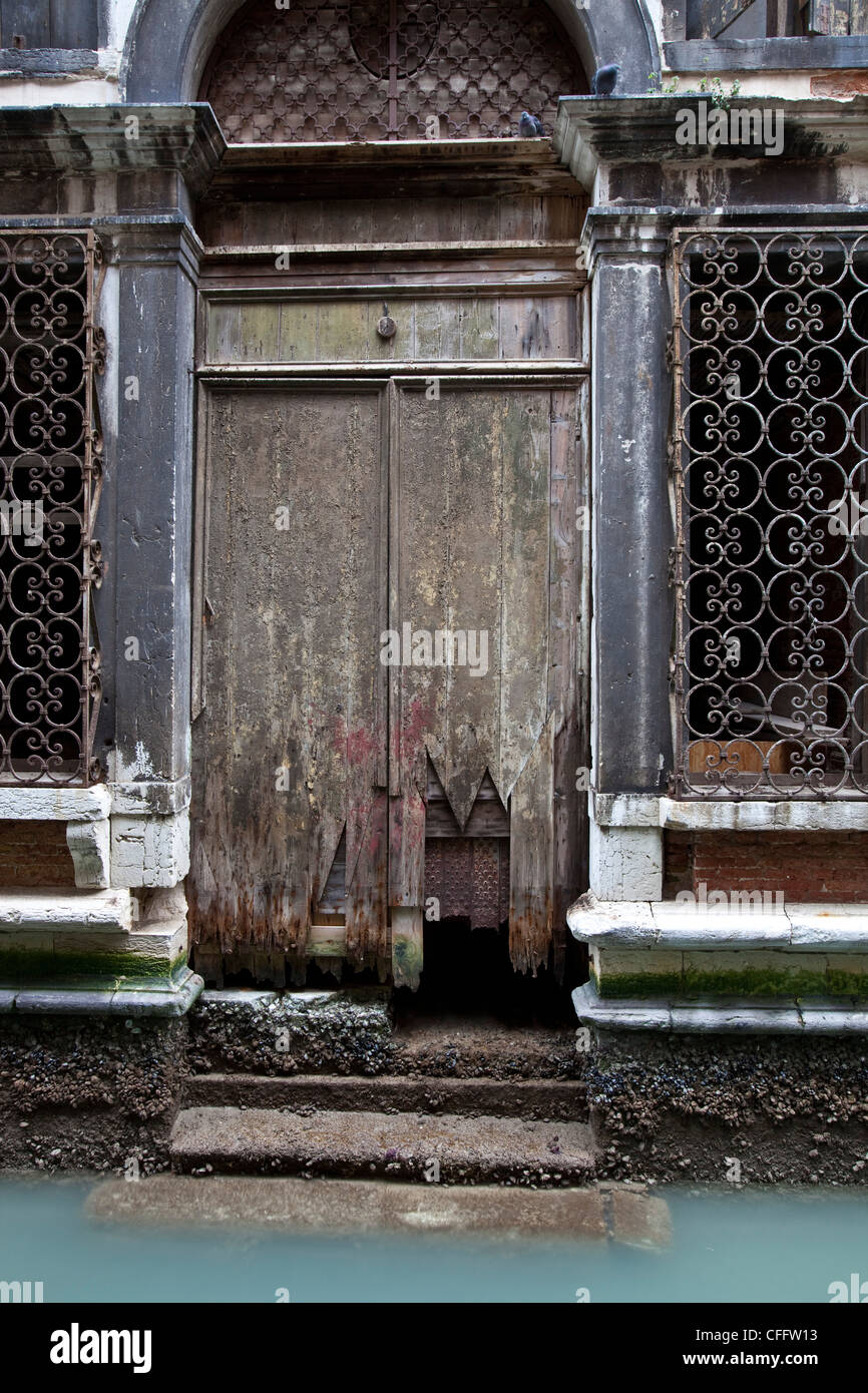 Decaying House, Venice, Italy Stock Photo - Alamy