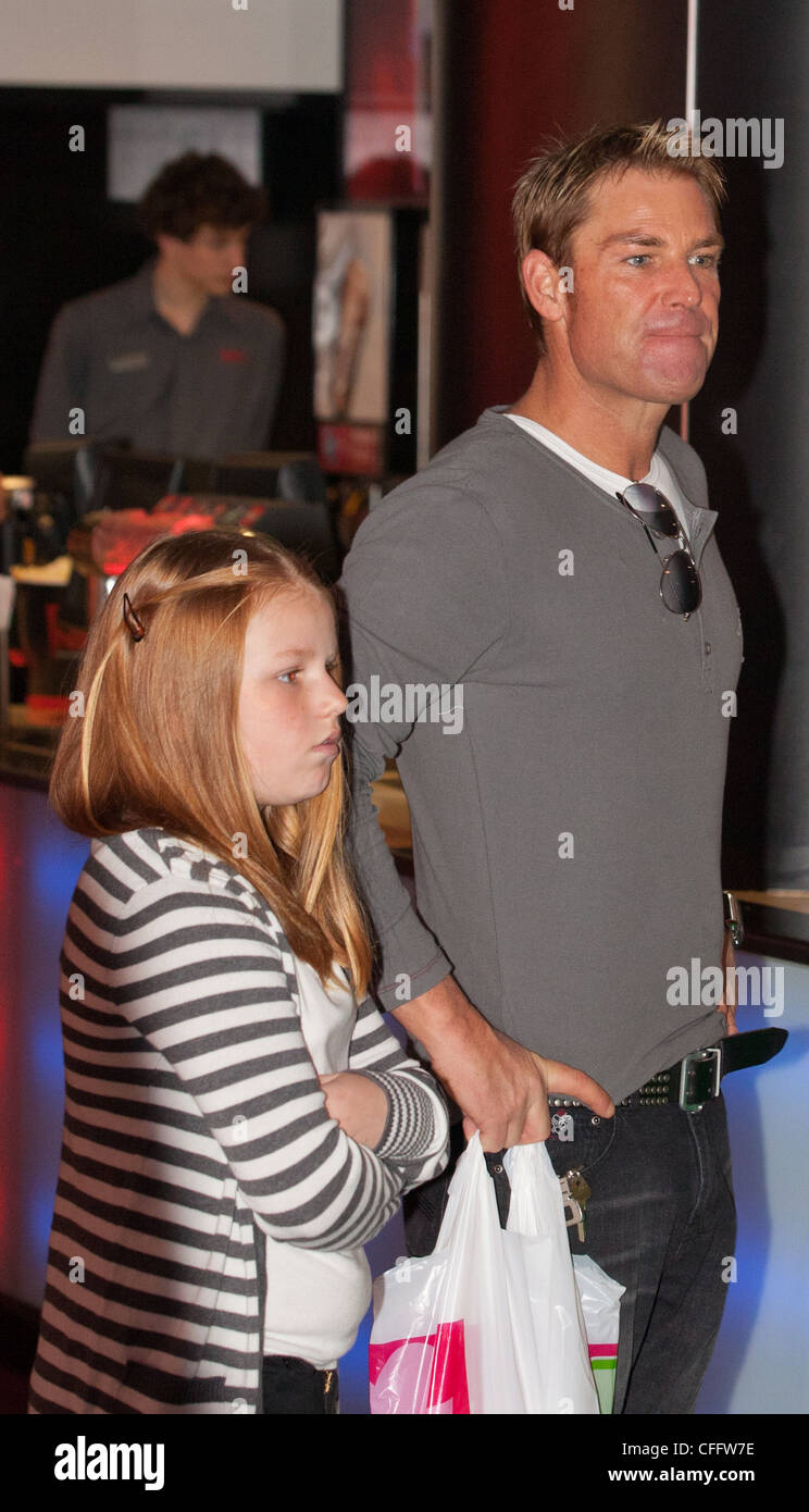 Shane Warne with his children Brooke and Jackson at the Melbourne ...