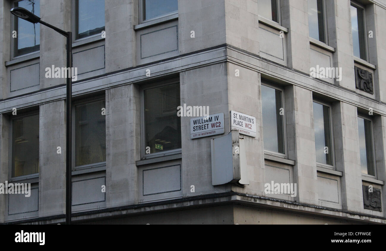 Street corner sign hi-res stock photography and images - Alamy