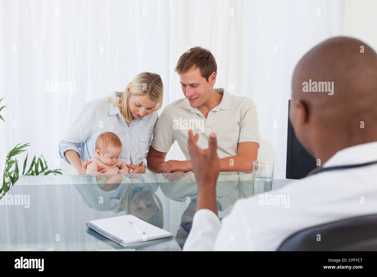 Seeing family hi-res stock photography and images - Alamy