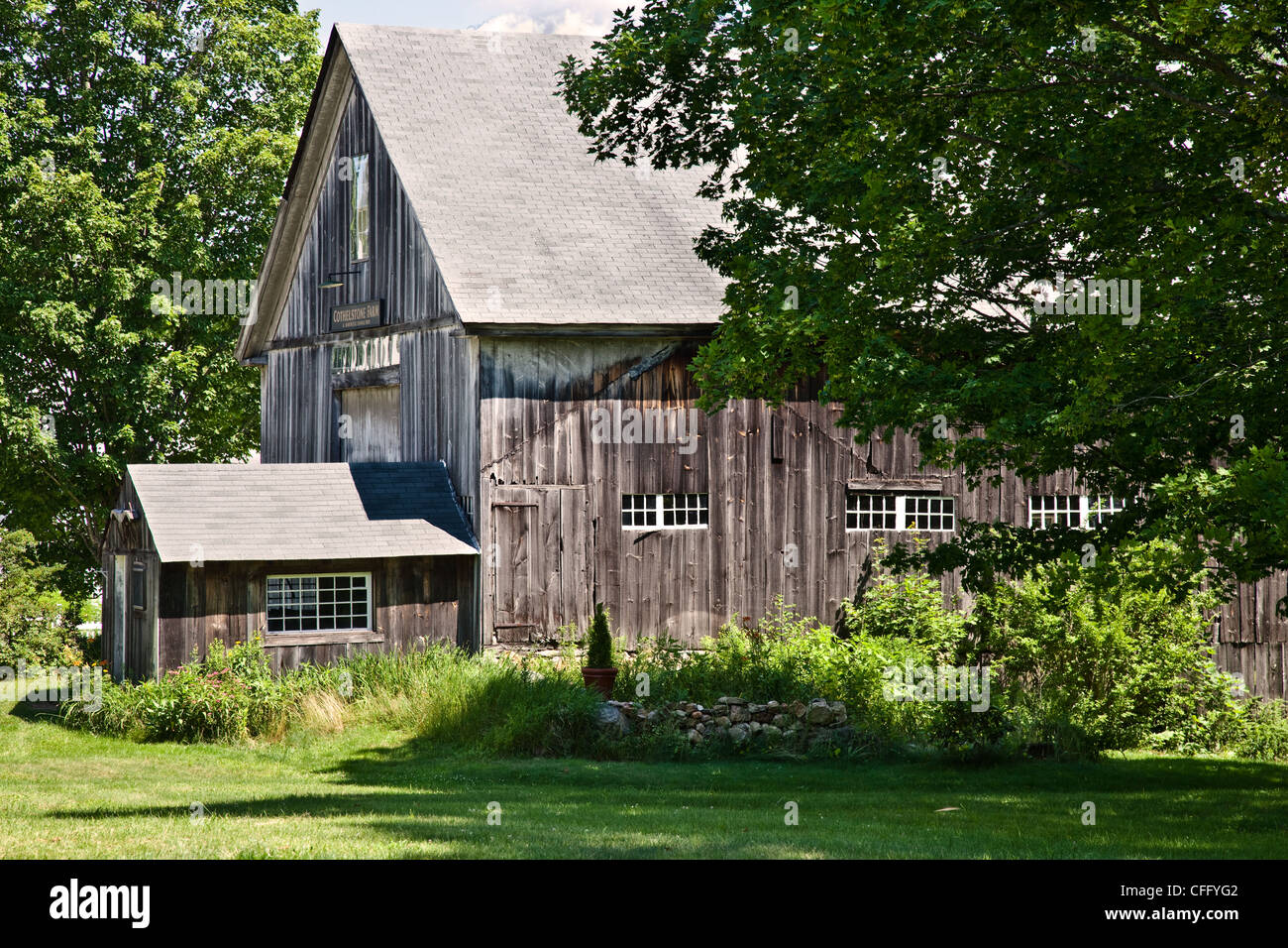 New england barn hi-res stock photography and images - Alamy