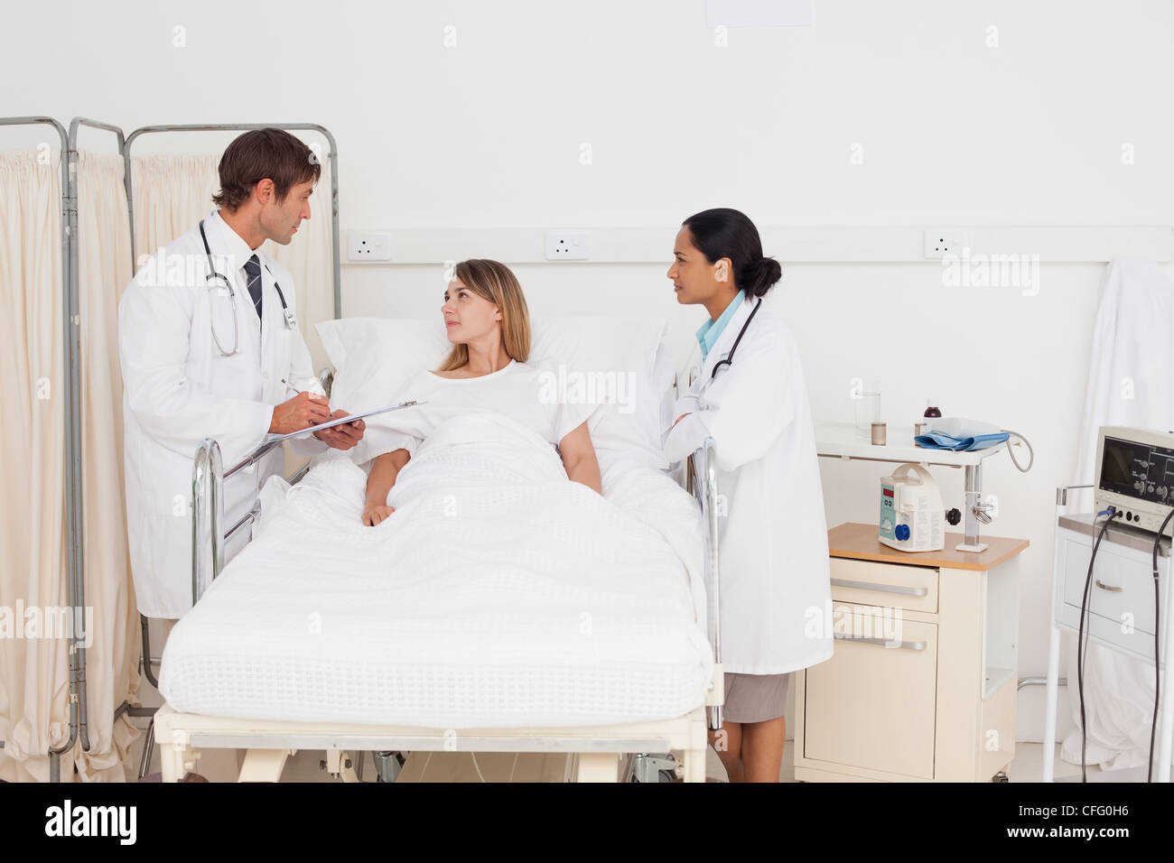 Standing patient bed serious hi-res stock photography and images - Alamy