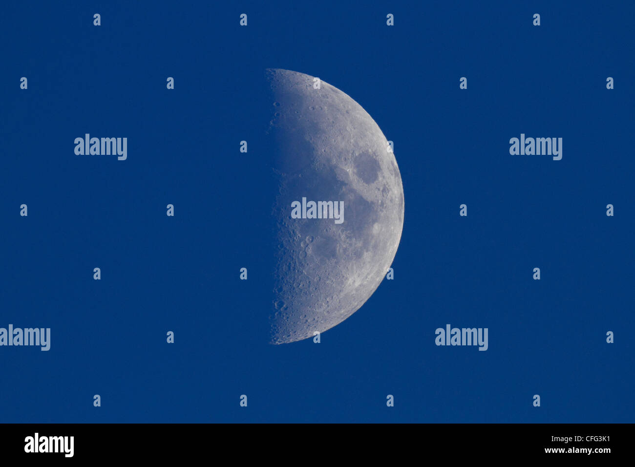 Half moon half moon hi-res stock photography and images - Alamy