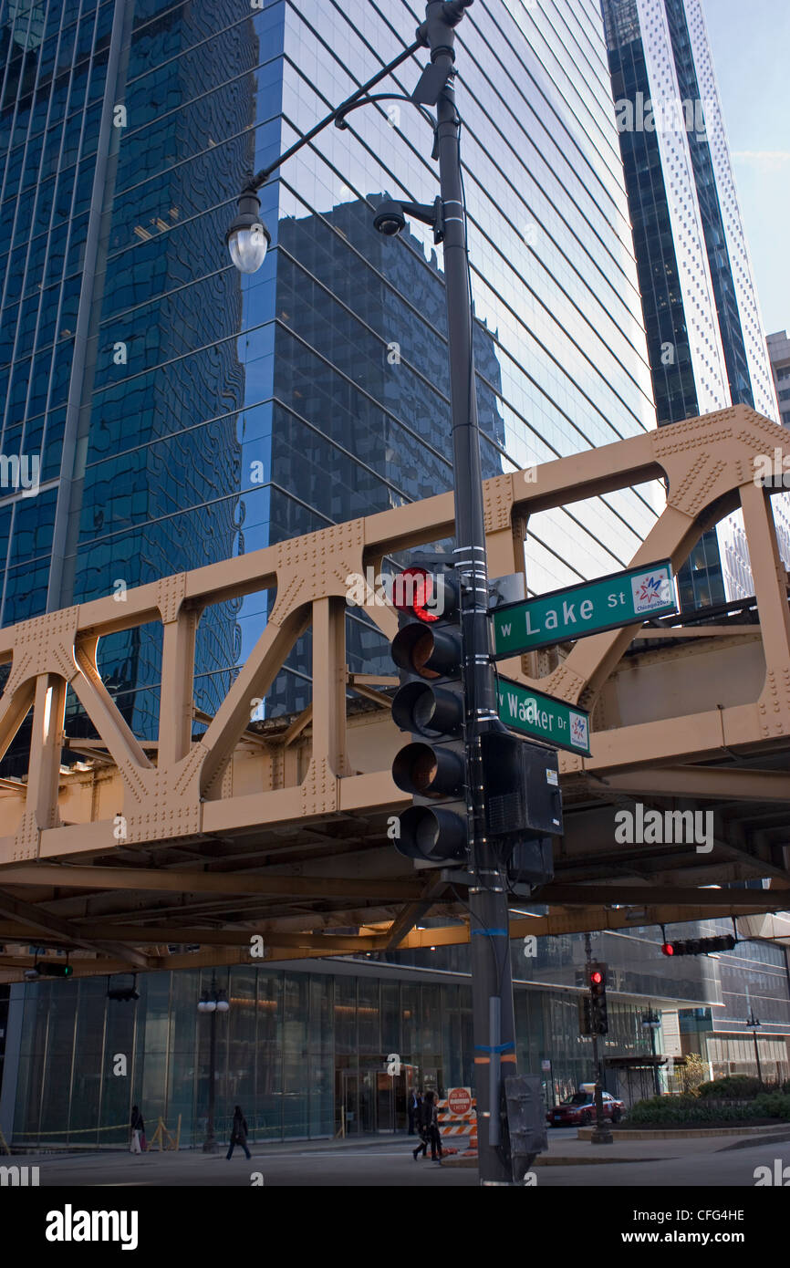 Downtown Chicago Street Intersection High Resolution Stock Photography ...