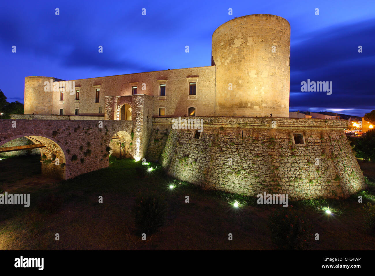 Castello aragonese venosa hi-res stock photography and images - Alamy