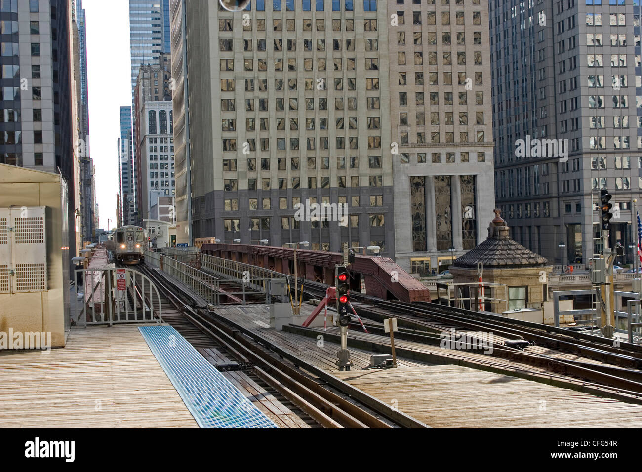 View across the Wells Street Bridge towards Downtown Chicago's Loop ...