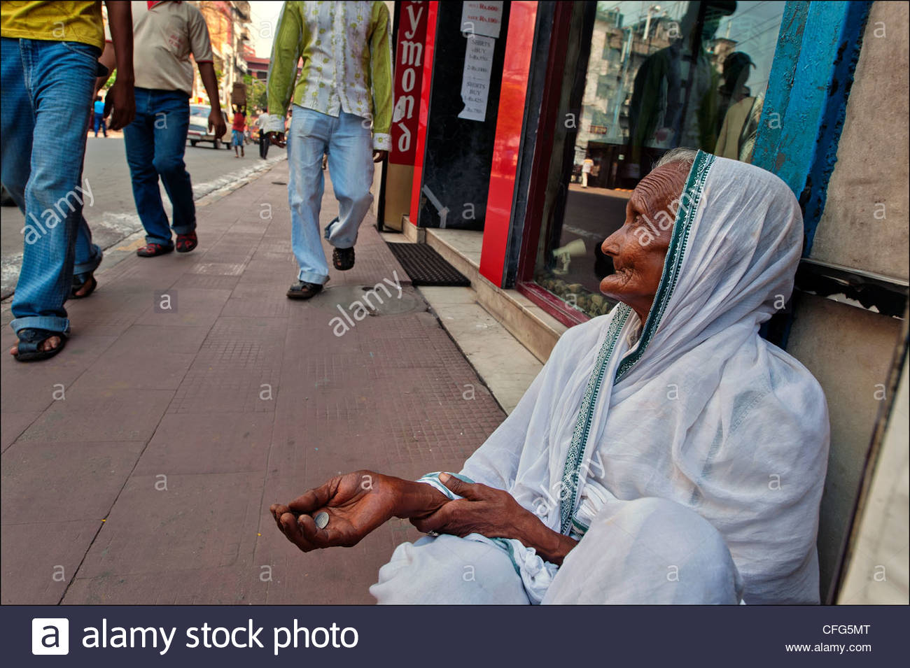 Women Begging In India Stock Photos & Women Begging In India Stock ...
