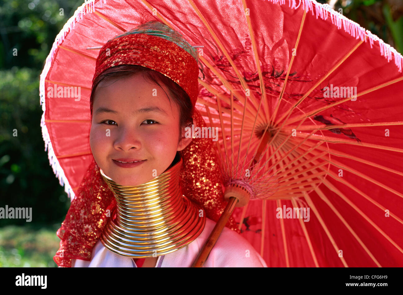 Long neck padaung girl hi-res stock photography and images - Alamy