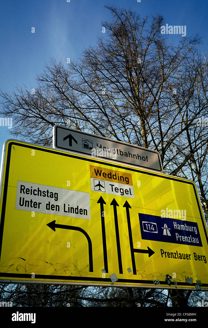 Direction autobahn hi-res stock photography and images - Alamy