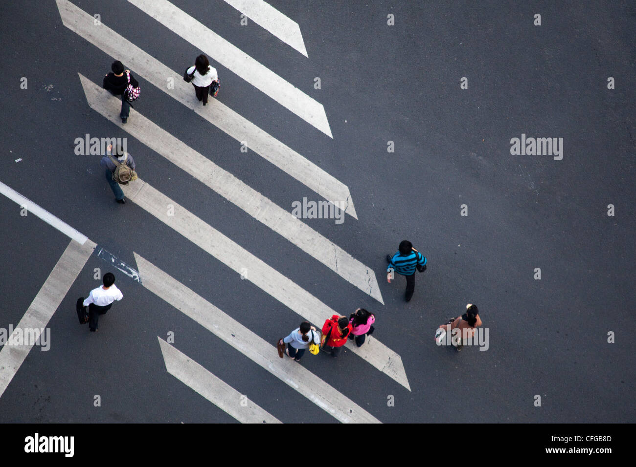 Pedestrian crossing china hi-res stock photography and images - Alamy