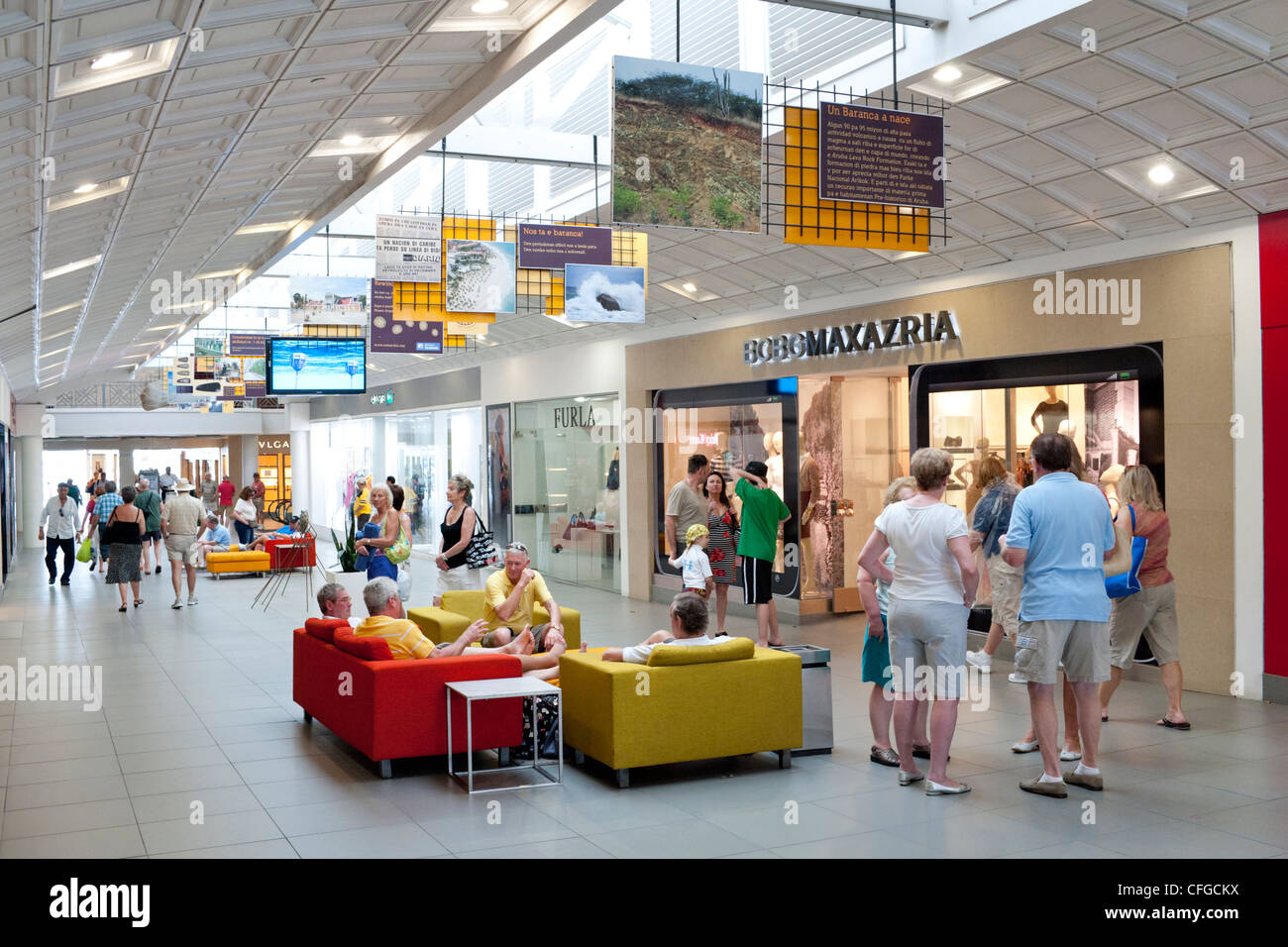 Caribbean shopping mall interior hi-res stock photography and images ...