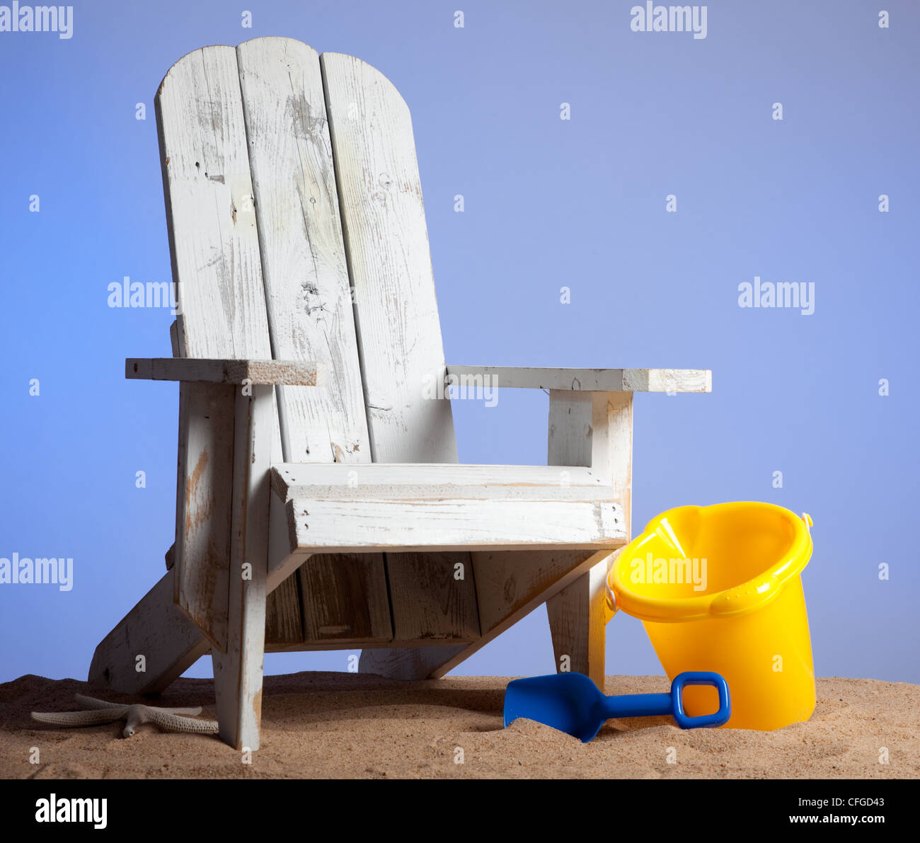 Adirondack chair hi-res stock photography and images - Alamy