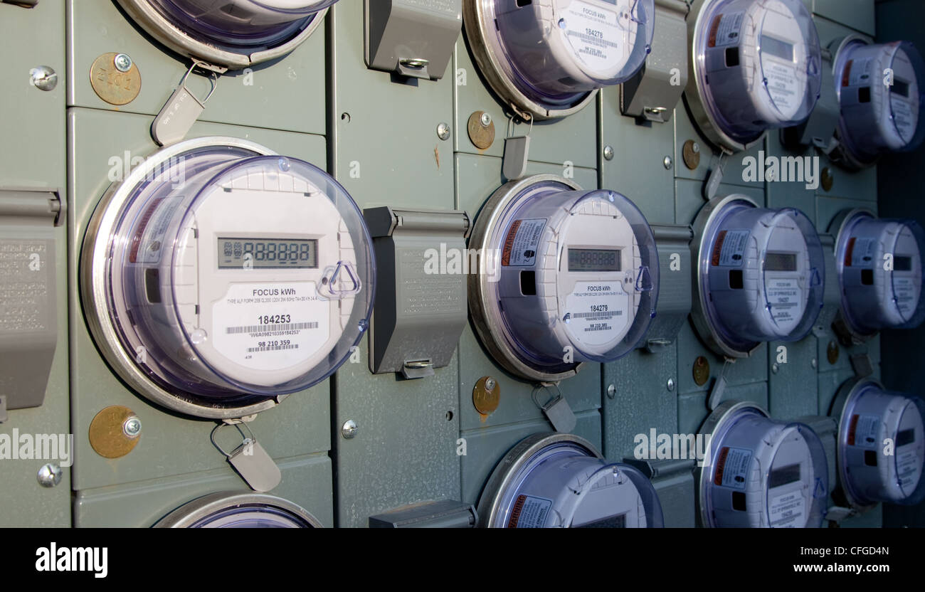 Voltage scale hi-res stock photography and images - Alamy