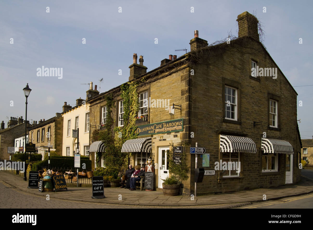 Gargrave architecture hi-res stock photography and images - Alamy