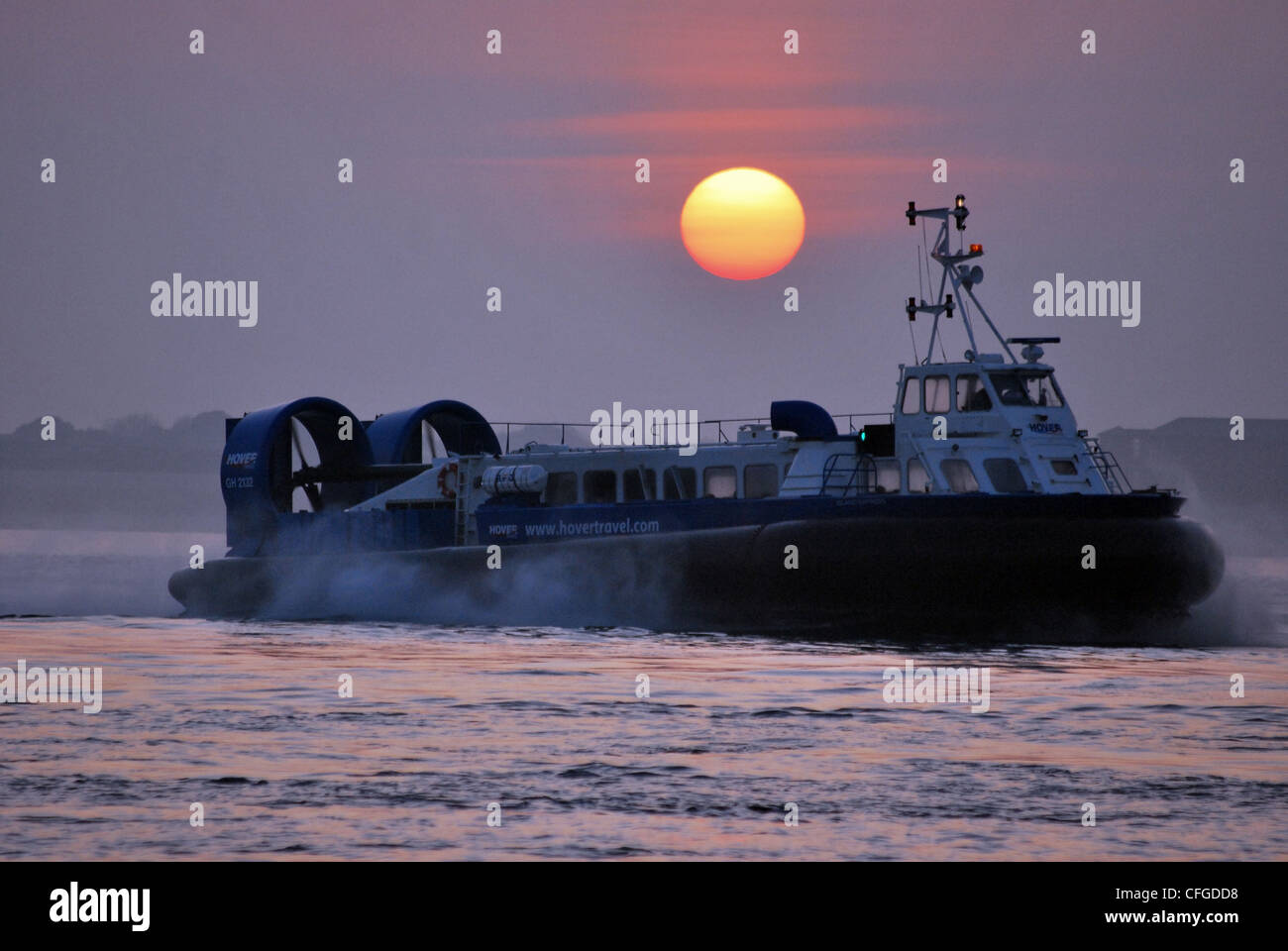 An Isle of Wight Hovercraft "Island Express" arrives at Southsea from ...