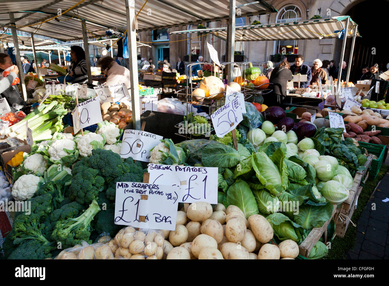 Well stocked vegetable market stall Stock Photo - Alamy