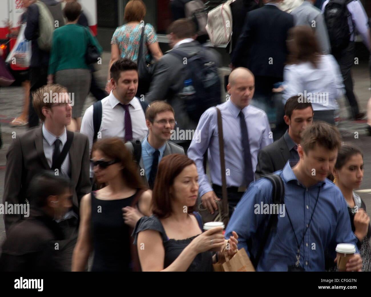 Business people liverpool street hi-res stock photography and images ...
