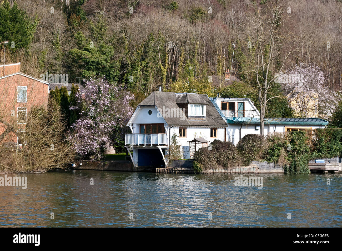Boat House on Thames path at Henley-on-Thames, Oxfordshire, England, UK ...