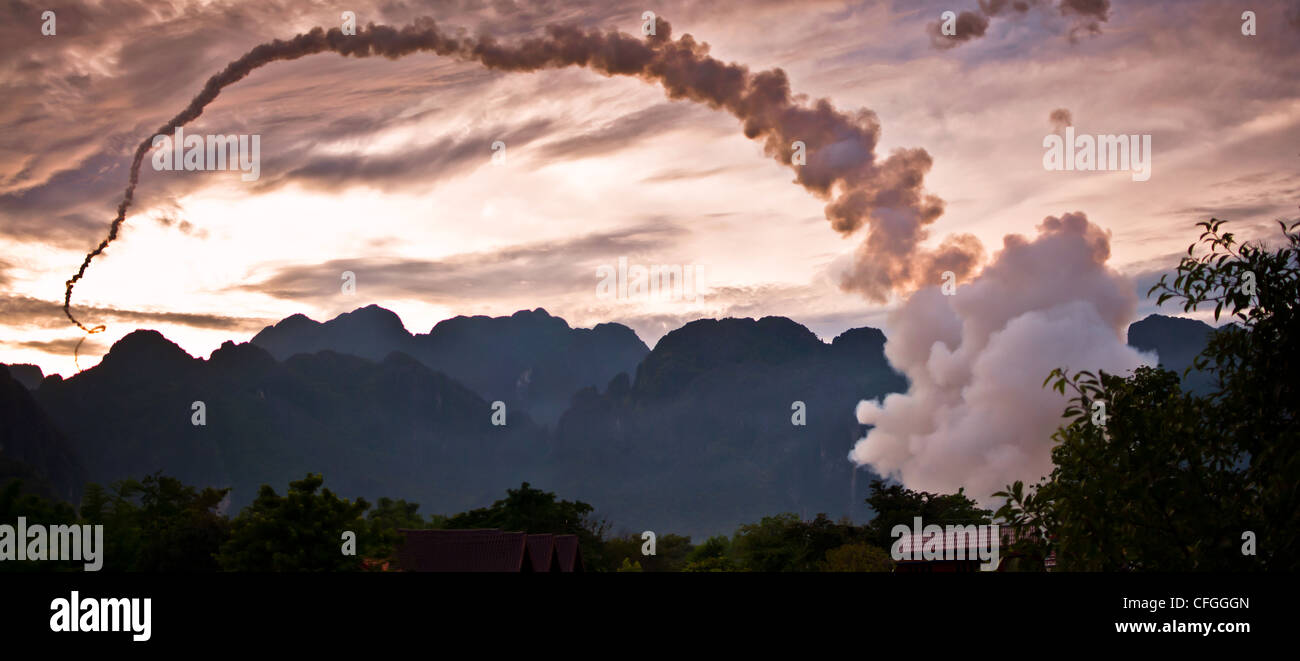 Rocket launch hi-res stock photography and images - Alamy
