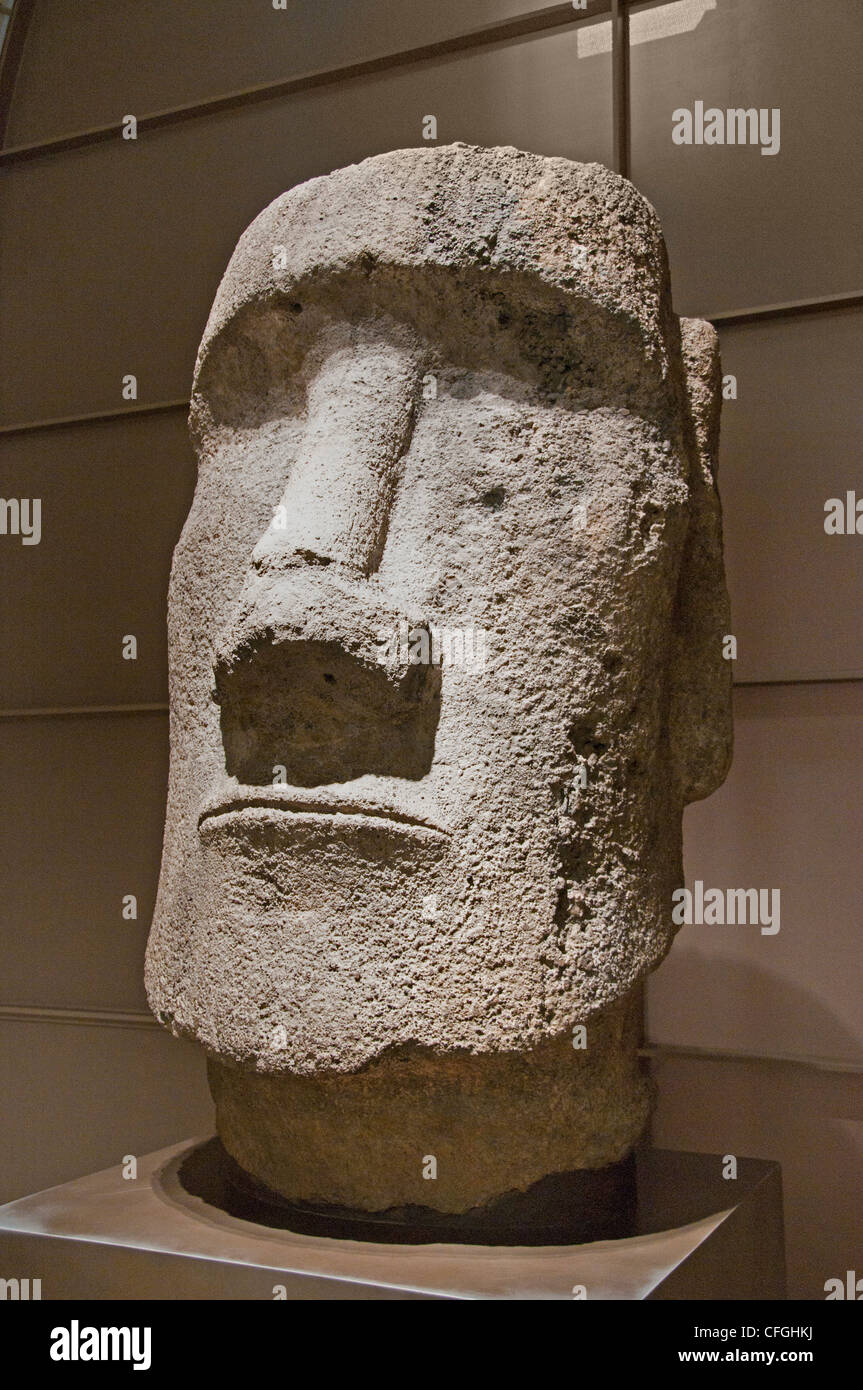Moai sculptures hi-res stock photography and images - Alamy