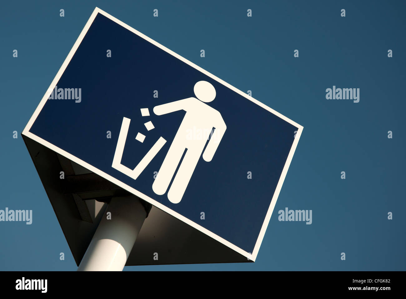 litter bin, trash can sign Stock Photo - Alamy