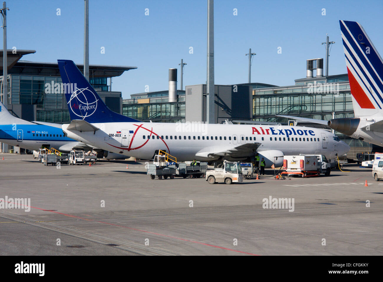 Hsbc gates hi-res stock photography and images - Alamy