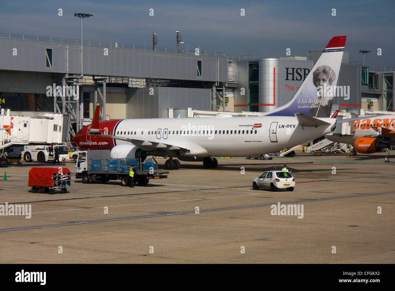 Hsbc gates hi-res stock photography and images - Alamy