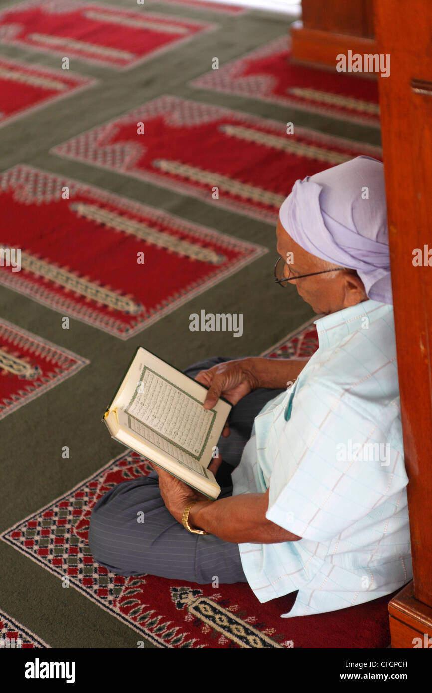 Prayers at Islamic Center, Male, Maldives Stock Photo - Alamy