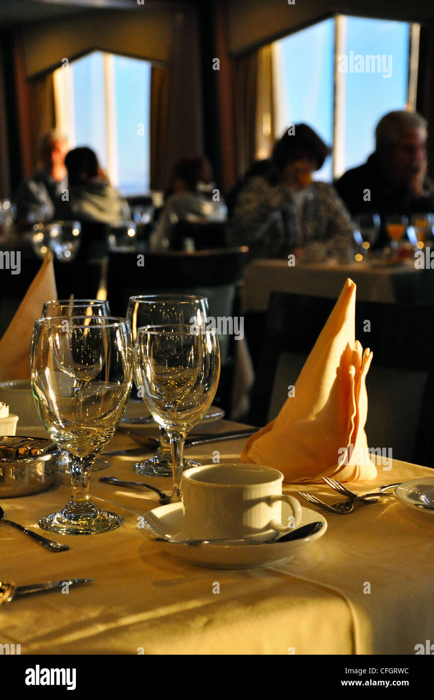 Cruise ship restaurant table Stock Photo - Alamy