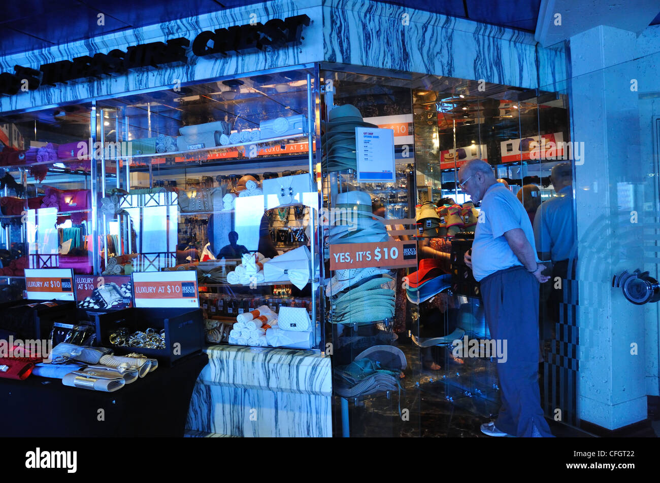 Cruise ship store Stock Photo - Alamy