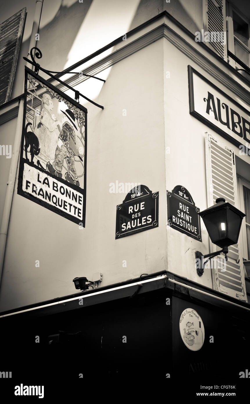 Street corner of montmartre hi-res stock photography and images - Alamy