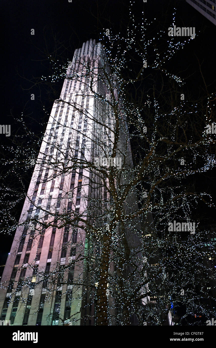 Rockefeller Center at night Stock Photo - Alamy