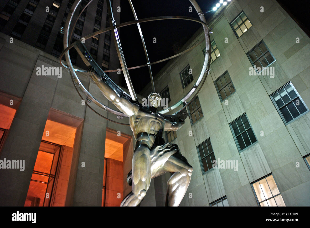 The Atlas statue at Rockefeller Center Stock Photo - Alamy