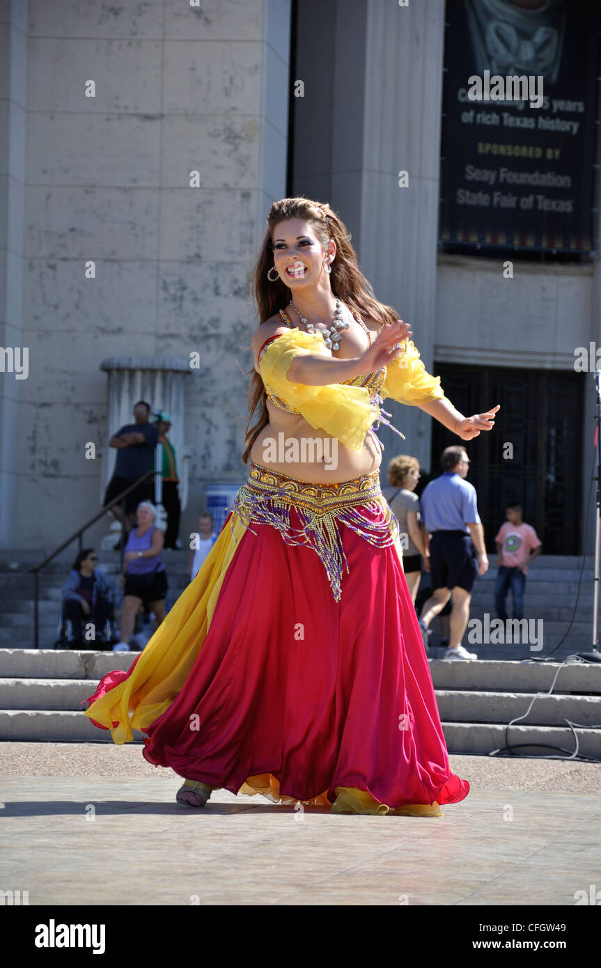 Belly dancing morocco hi-res stock photography and images - Alamy