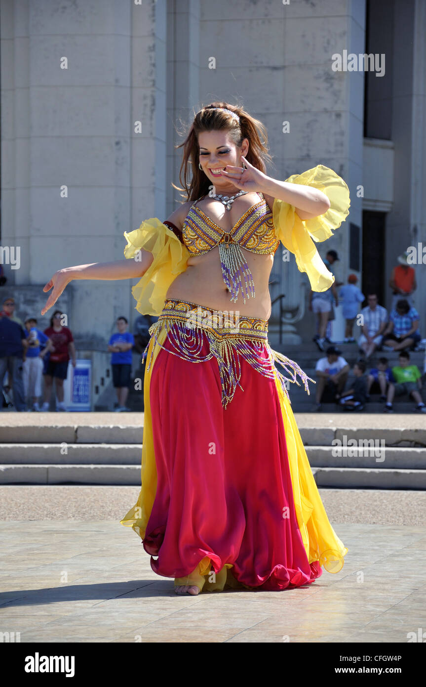 Belly dancing morocco hi-res stock photography and images - Alamy