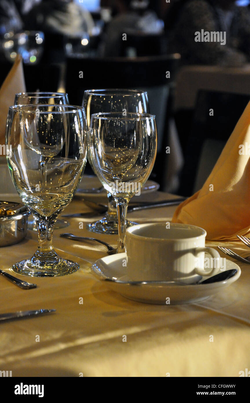 Cruise ship restaurant table Stock Photo - Alamy