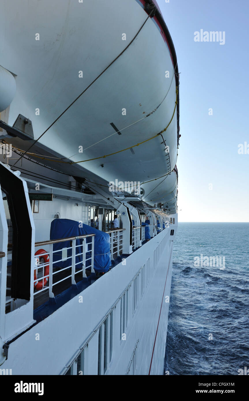 Cruise ship side view Stock Photo - Alamy