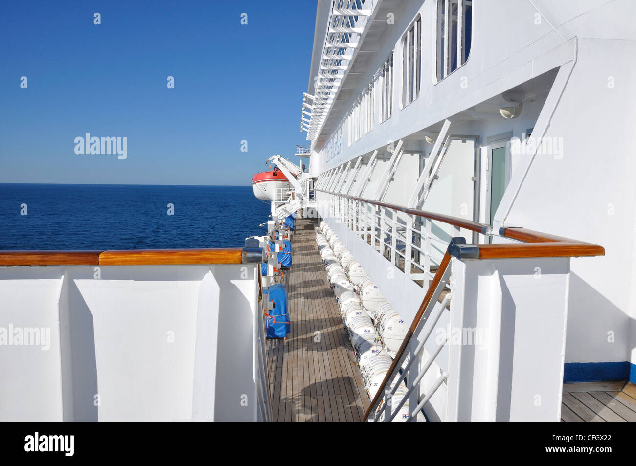 Cruise ship side view Stock Photo - Alamy