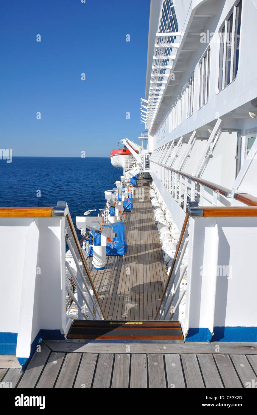 Cruise ship side view Stock Photo - Alamy