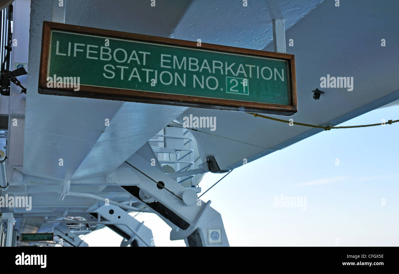 Life saving boat hi-res stock photography and images - Alamy