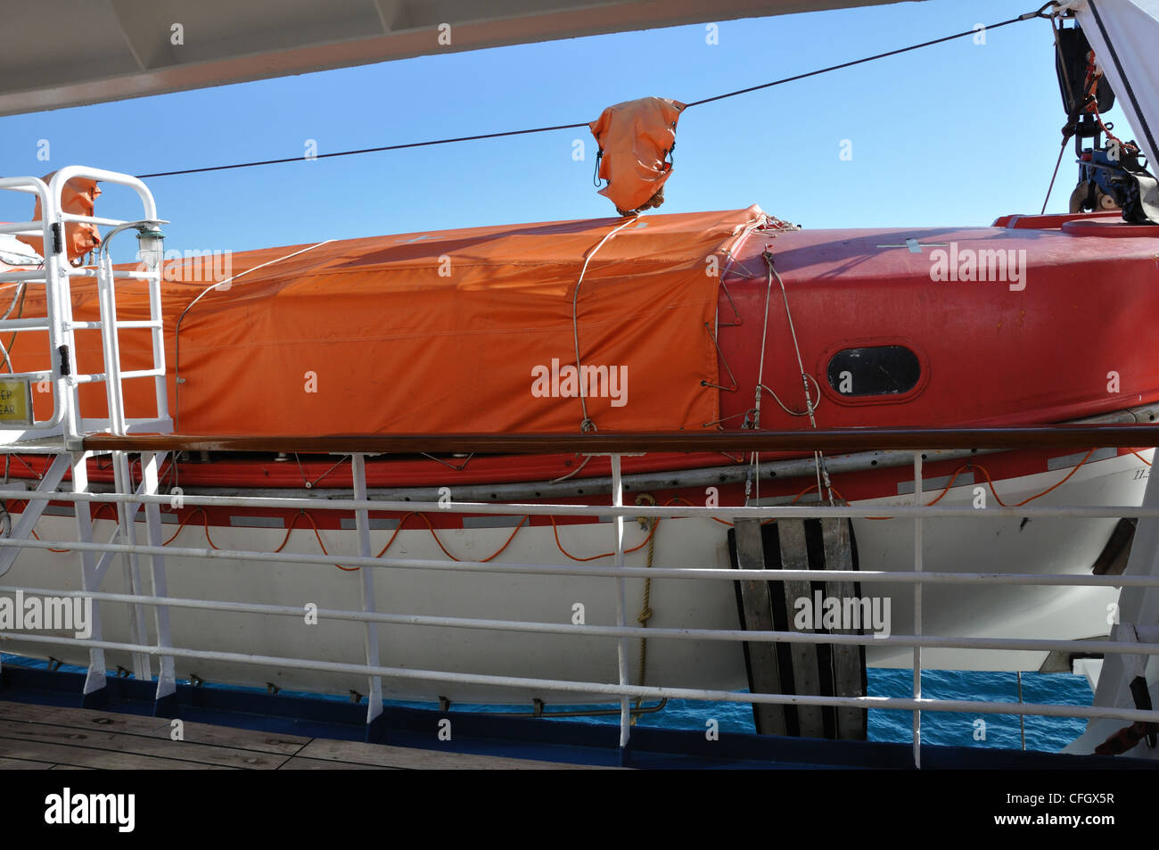 Cruise ship life boat Stock Photo - Alamy