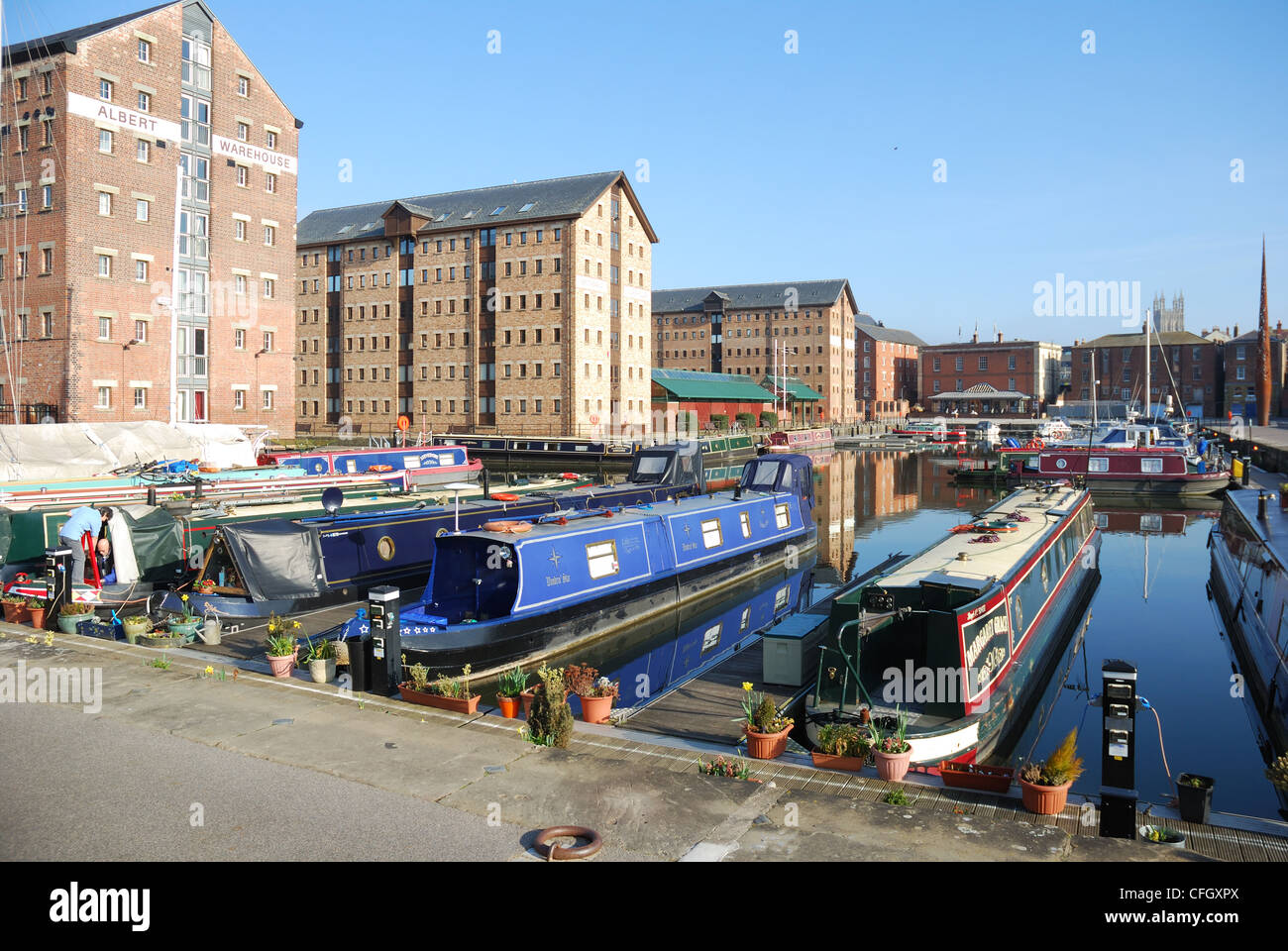 Gloucester docks warehouses uk hi-res stock photography and images - Alamy