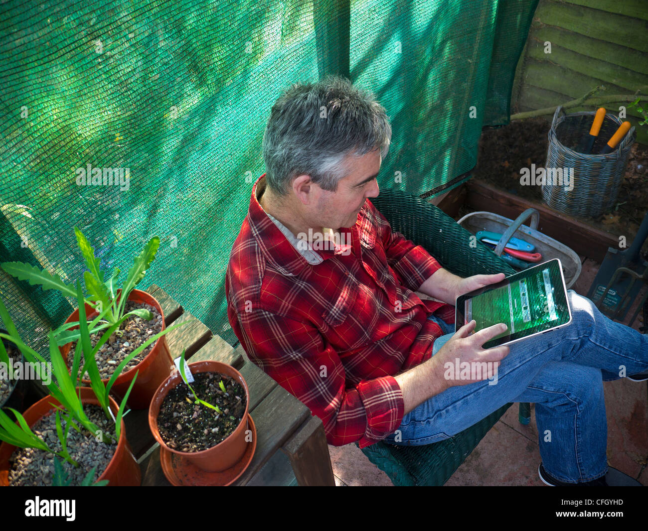 Gardening videos hi-res stock photography and images - Alamy