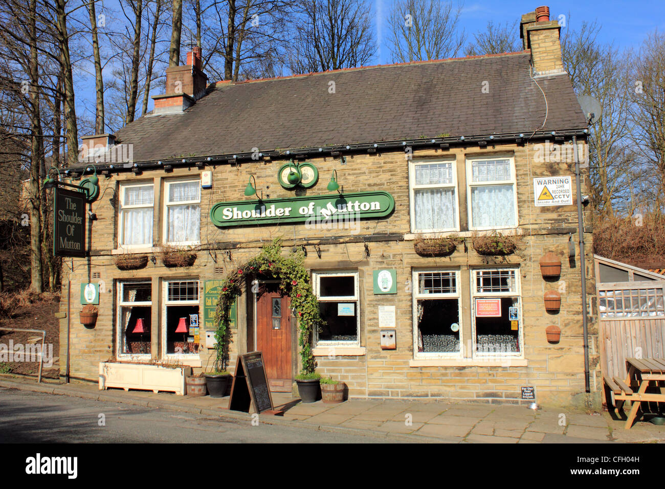 English Vilage Pub Shoulder of Mutton Southowram Halifax Calderdale ...
