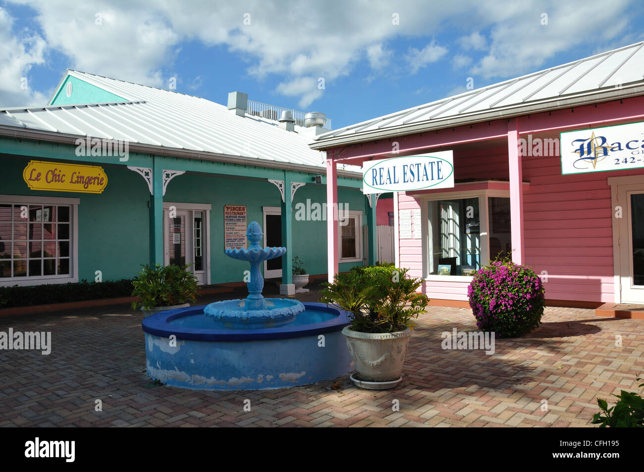 Shops in Straw Market, Freeport, Bahamas Stock Photo - Alamy