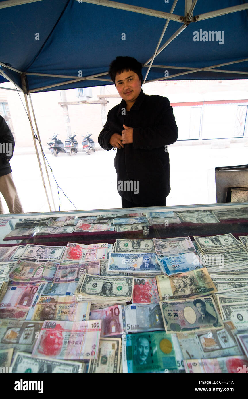 Money notes hi-res stock photography and images - Alamy