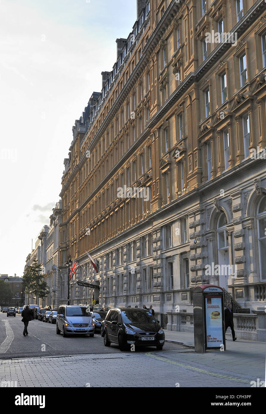 Whitehall place london hi-res stock photography and images - Alamy